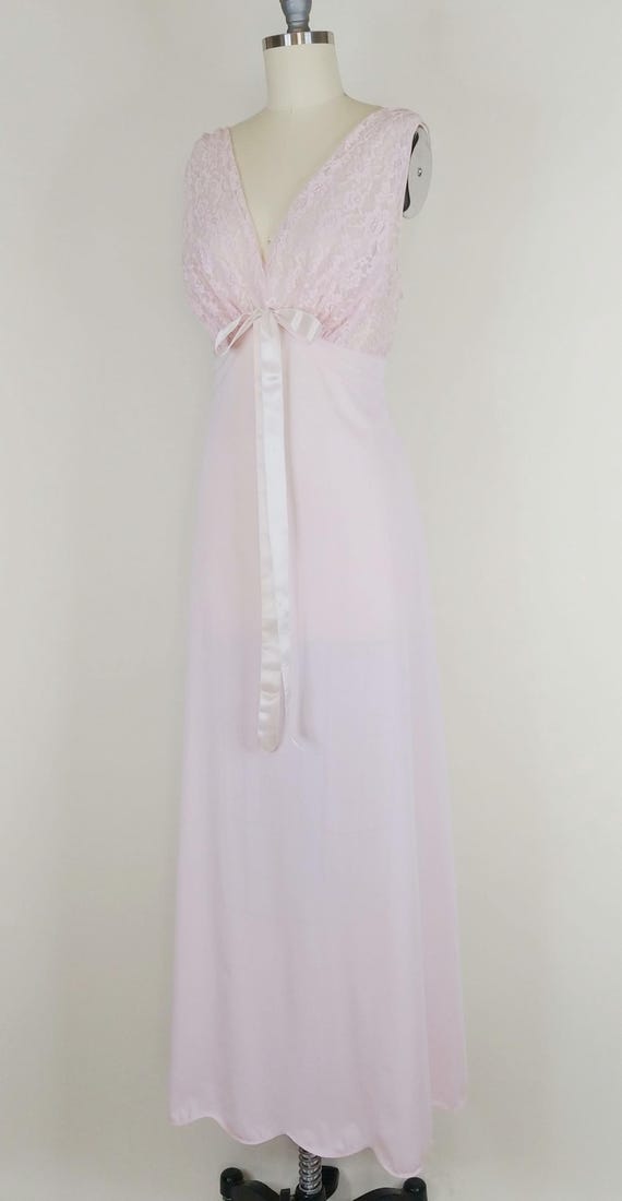 1950s Vanity Fair Pale Pink Nylon Tricot Nightgown | … - Gem