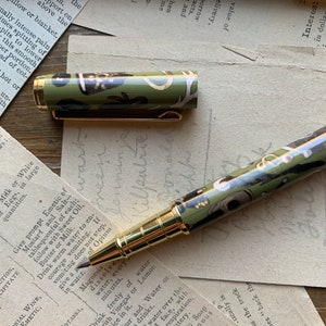 Adventurer's Pack Refillable Gel Pen, Dnd Pen, Ttrpg Pen, Dnd ...