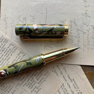 Adventurer's Pack Refillable Gel Pen, Dnd Pen, Ttrpg Pen, Dnd ...