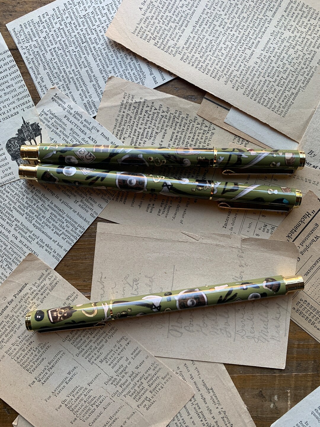 Adventurer's Pack Refillable Gel Pen, Dnd Pen, Ttrpg Pen, Dnd ...