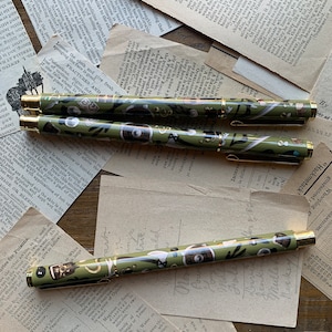 Adventurer's Pack Refillable Gel Pen, Dnd Pen, Ttrpg Pen, Dnd ...