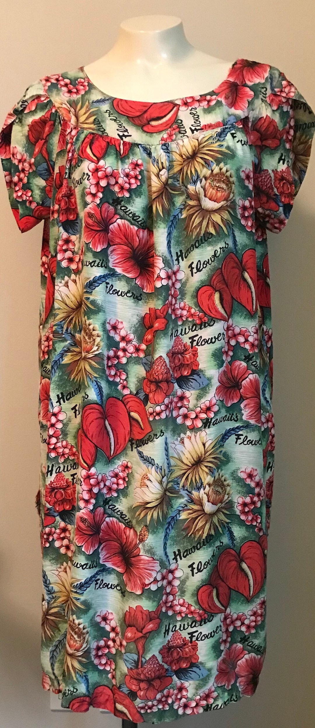 Vintage Hawaiian Muumuu, Size Medium - Etsy