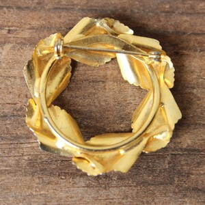 Vintage Gold Tone Scarf Pin and Brooch - Etsy