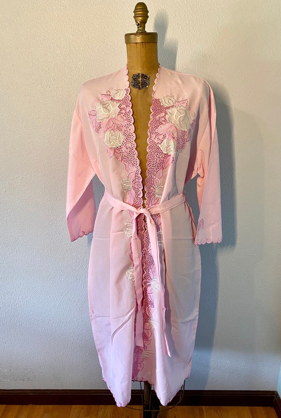 Beautiful Vintage Pink Peignoir Robe - Gem