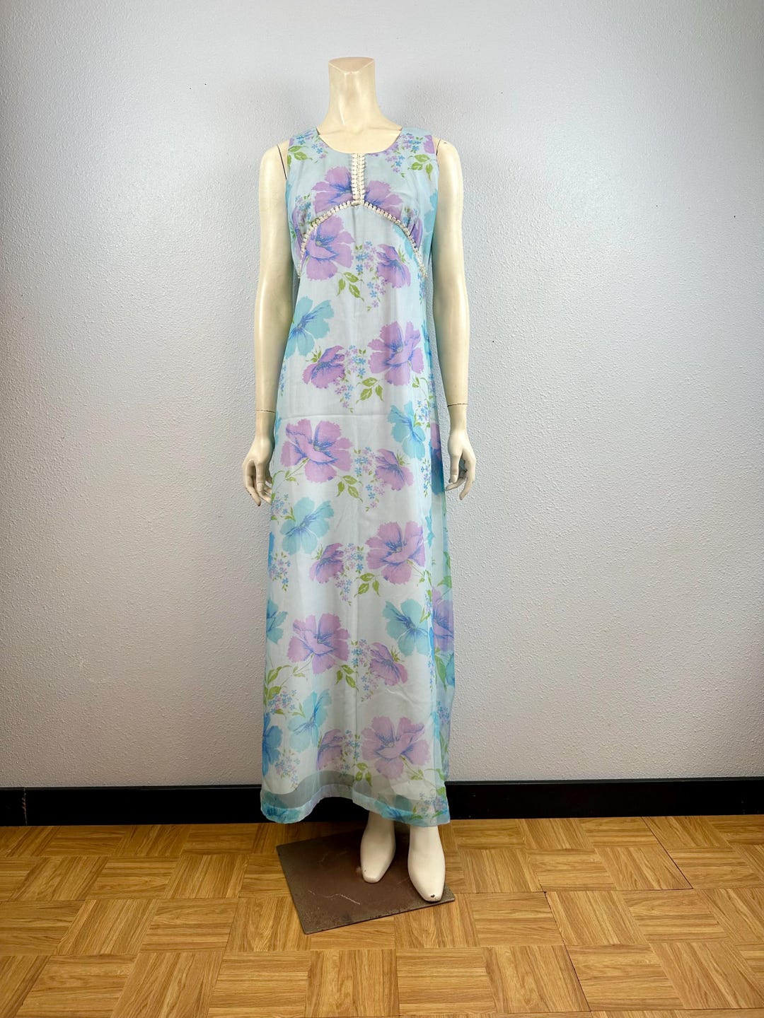 1960's/1970's Vintage Floral Gown With Lace Accents, Small - Etsy