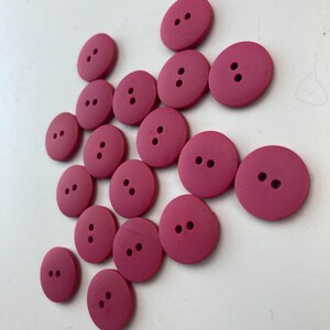 18 Buttons 15mm - 5/8", 2 Hole Hot Pink Carved Plastic Buttons, Retro ...