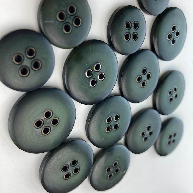 14 Green Buttons 18-22mm 6/8 and 7/8, Plastic and Metal 4 Hole Buttons ...