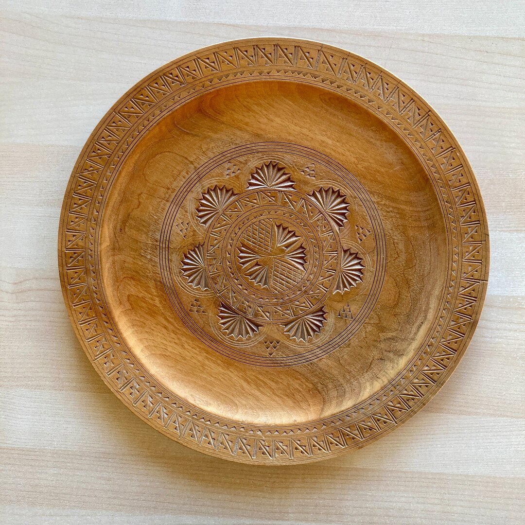 Vintage Wood Plate 33cm, Hand Carved Vintage Home Decor, Rustic ...