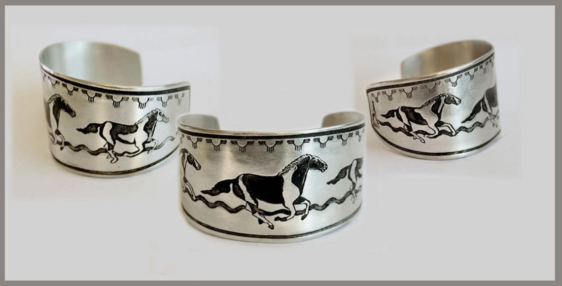Paint Horse Cuff Bracelet Handmade by the Artist USA in Silvery Pewter ...