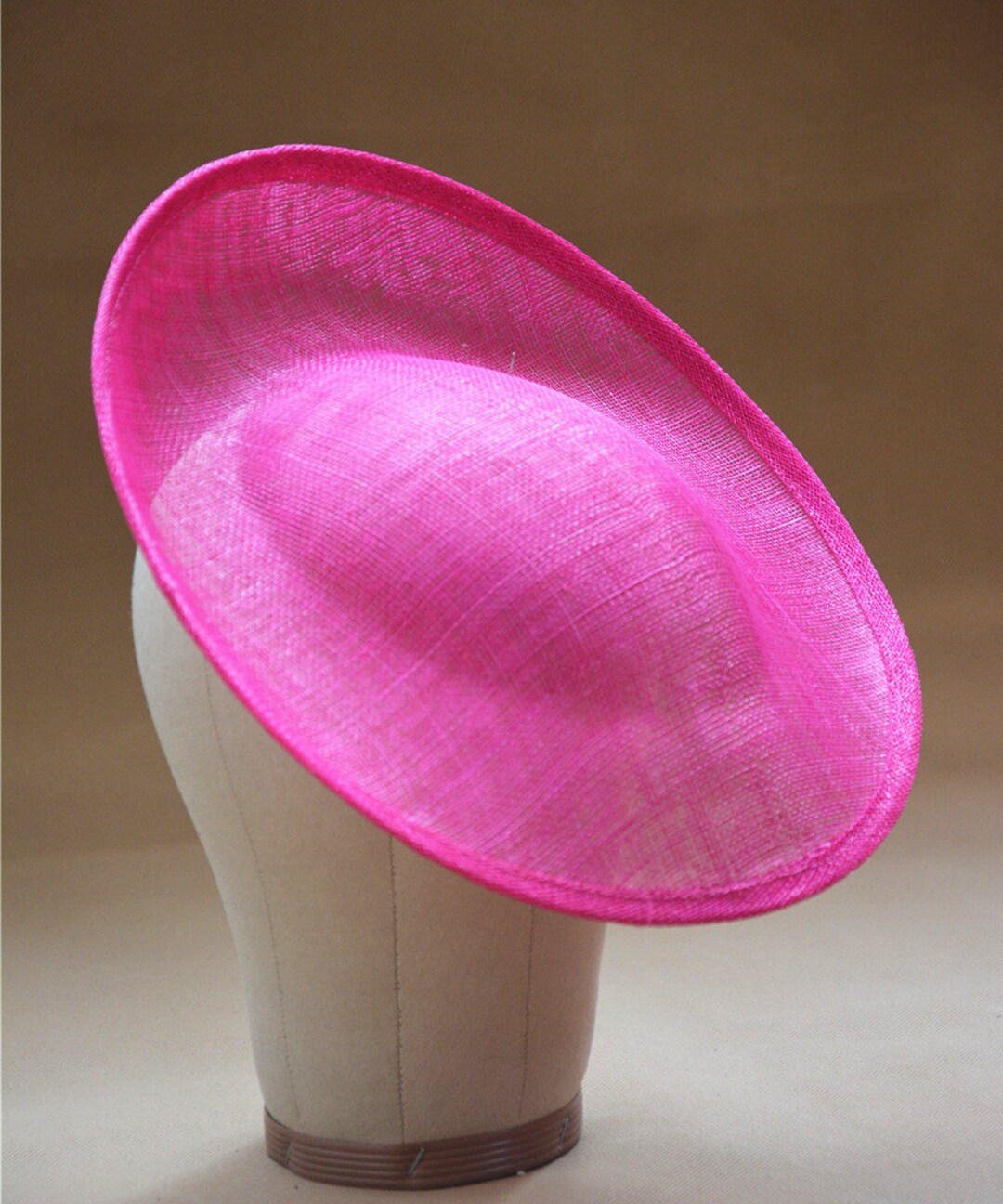 Fuschia 30cm30cm Round Sinamay Saucer Vintage Inspired Teardrop Percher ...