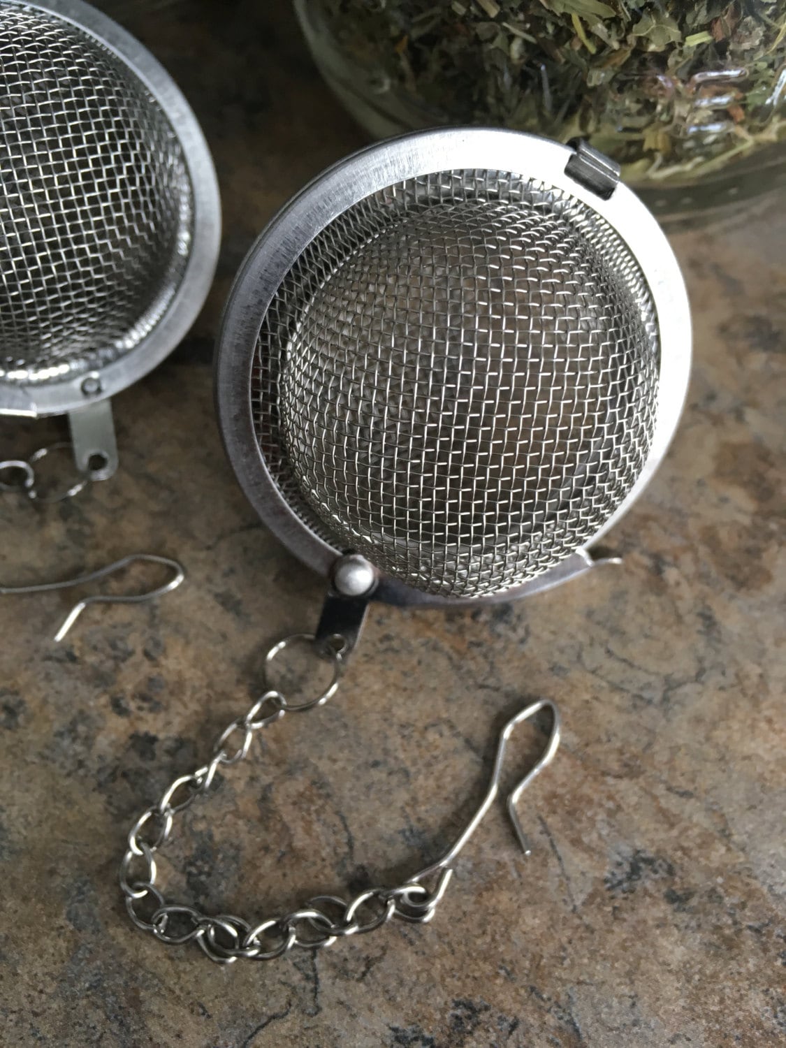 Stainless Steel Reusable Mesh Tea Ball Infuser for Looseleaf Teas (2 ...