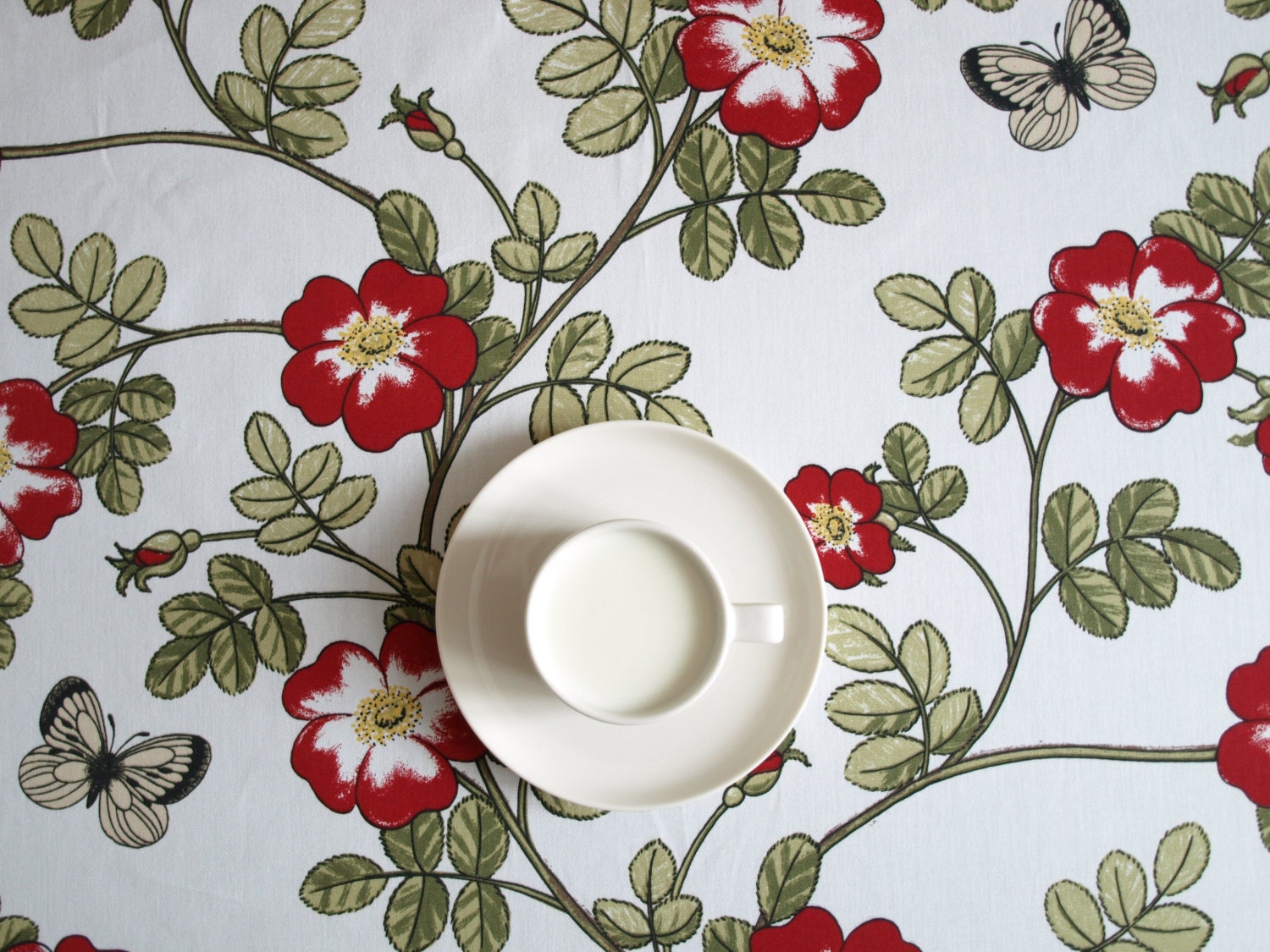 Tablecloth Red Roses Flowers Butterfly Green Leaves Floral - Etsy