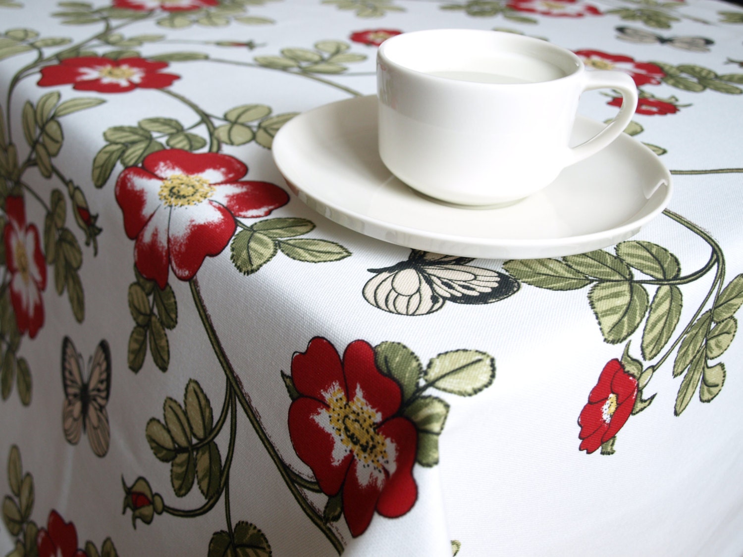 Tablecloth Red Roses Flowers Butterfly Green Leaves Floral - Etsy