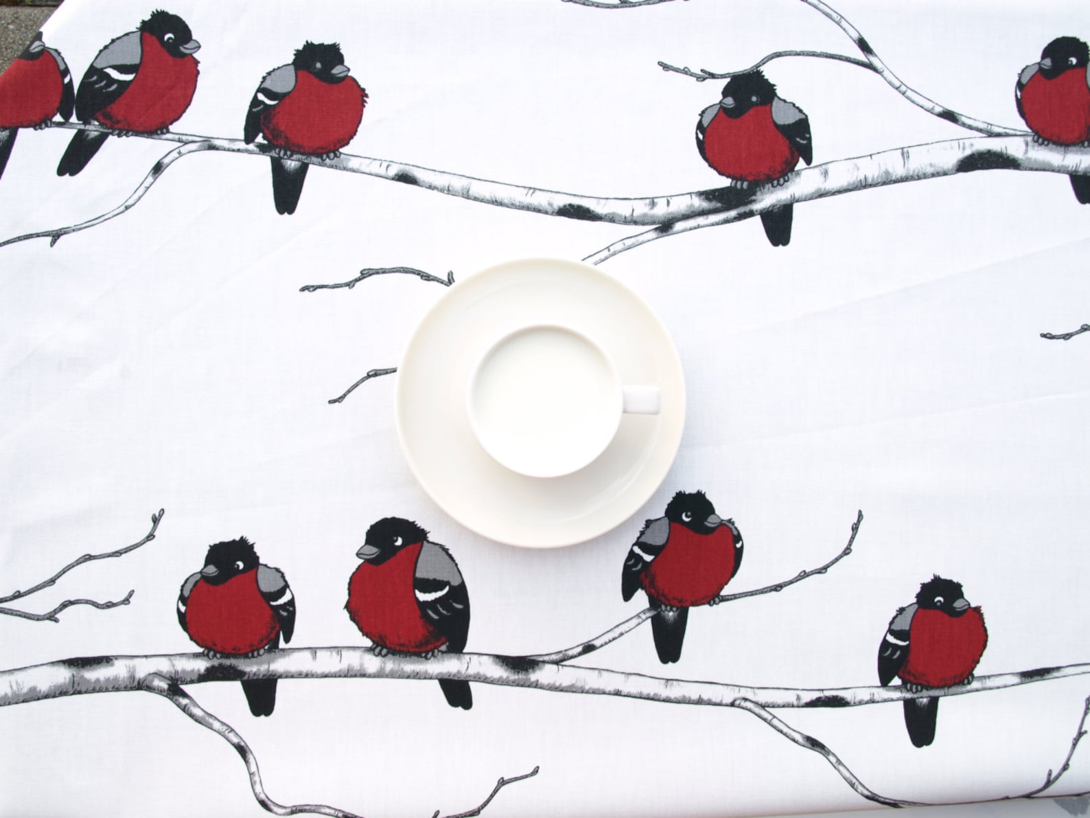 Tablecloth White Red Breast Robins Birds Black Grey Tree Modern ...