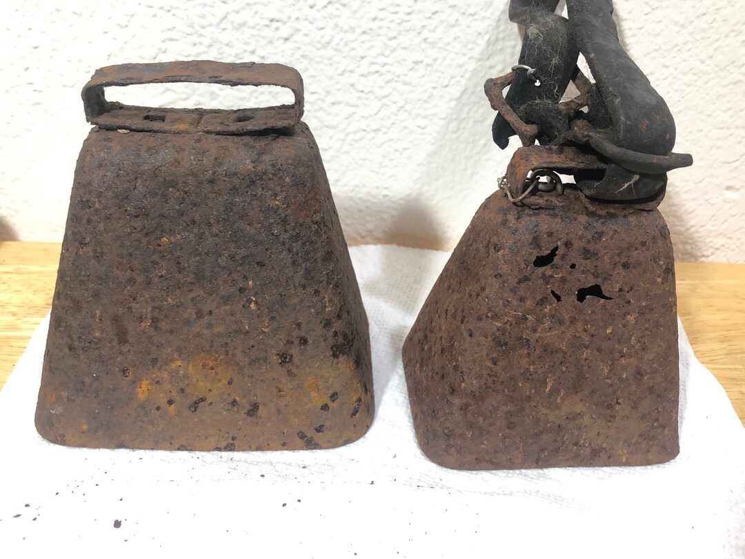 Primitive Triangle COW BELLS Handles Rusty Rustic Clackers Cowbell ...