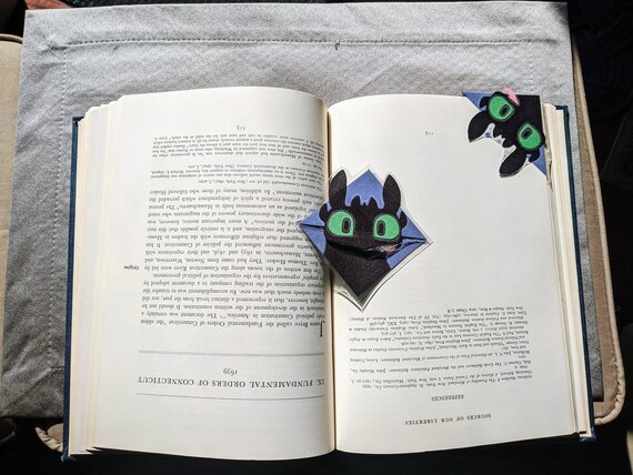Toothless How to Train Your Dragon Laminated Corner Bookmark | Etsy