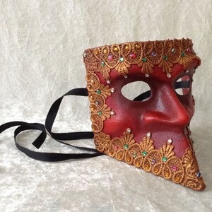 Artisan Mask: 'classic Bauta Deluxe Red' (lace and Rhinestones ) - Etsy