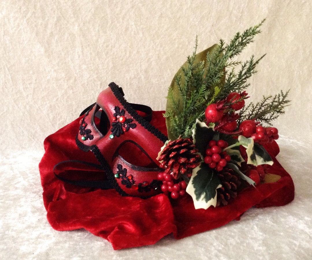 Artisan Eye Mask: 'fancy Red Christmas' lace and - Etsy