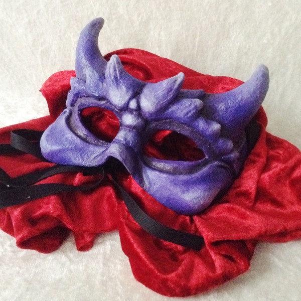 Artisan Mask: 'broken Porcelain' smaler Mask Handpainted Cracks ...