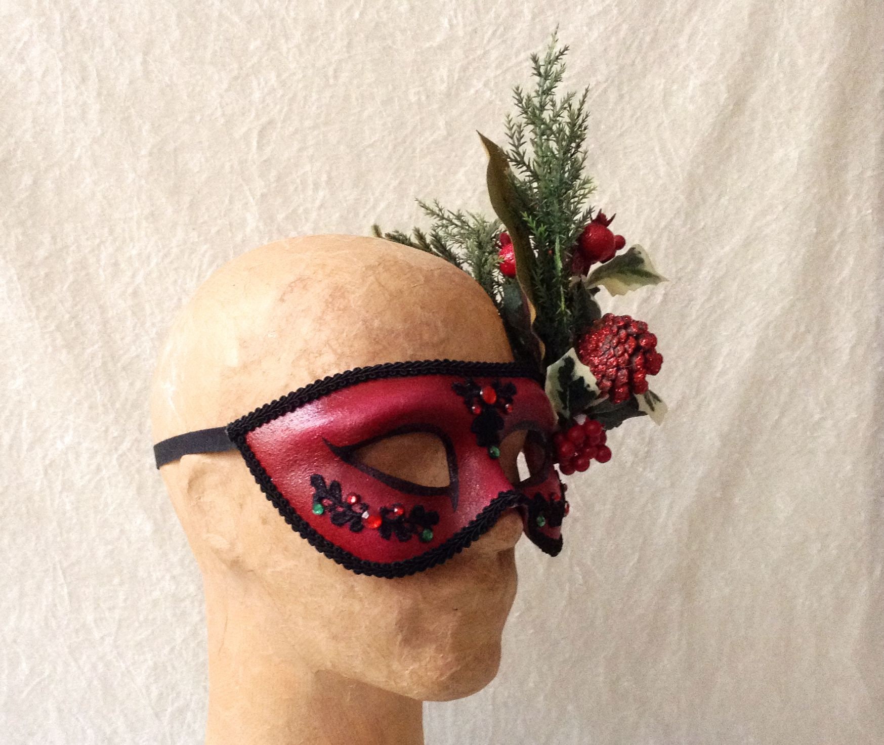 Artisan Eye Mask: 'fancy Red Christmas' (lace and Decoration) - Etsy