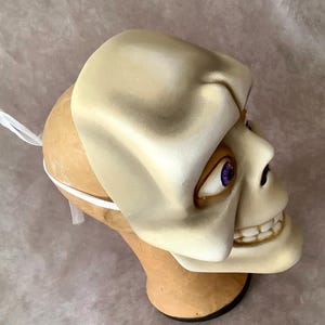 New Model! - Artisan Full Mask: 'cartoon Skull' (beige With Purple Eyes ...