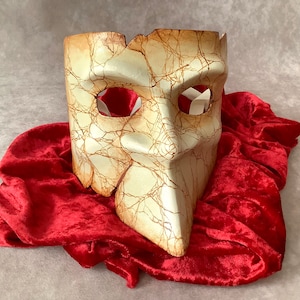 Artisan Bauta Mask: 'broken Bauta' subtle Shading and Hand Painted ...