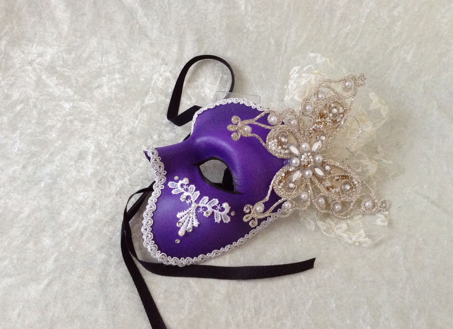 Artisan Quarter Mask: 'elegant Purple and White' lace - Etsy