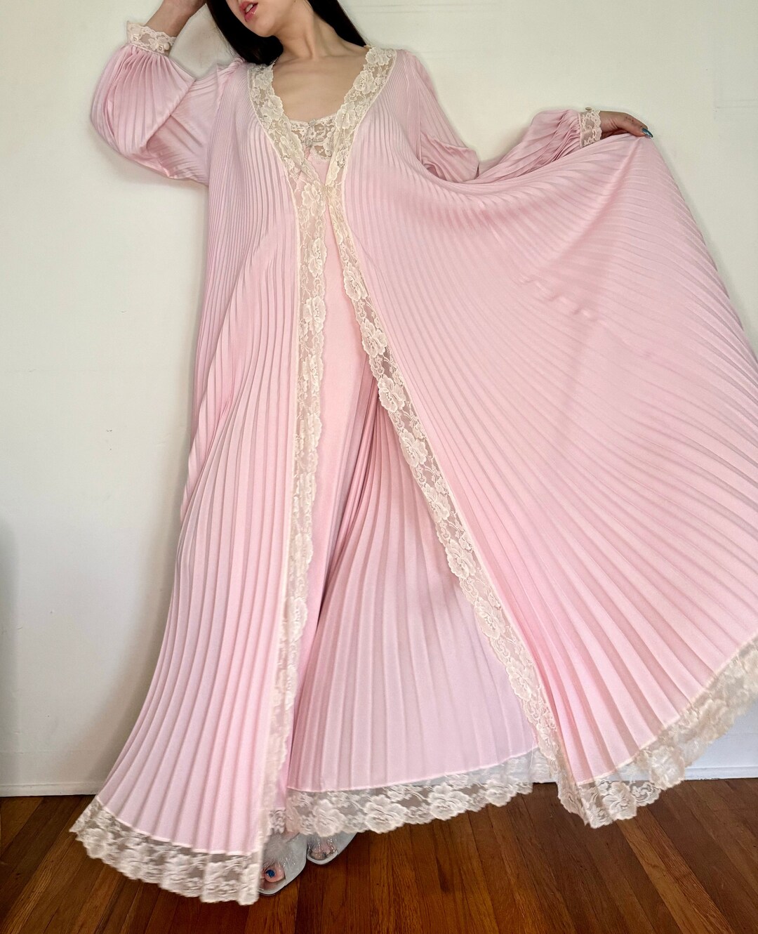 Vintage 60's LUCIE ANN Pink Pleated Robe With Lace Trim - Etsy
