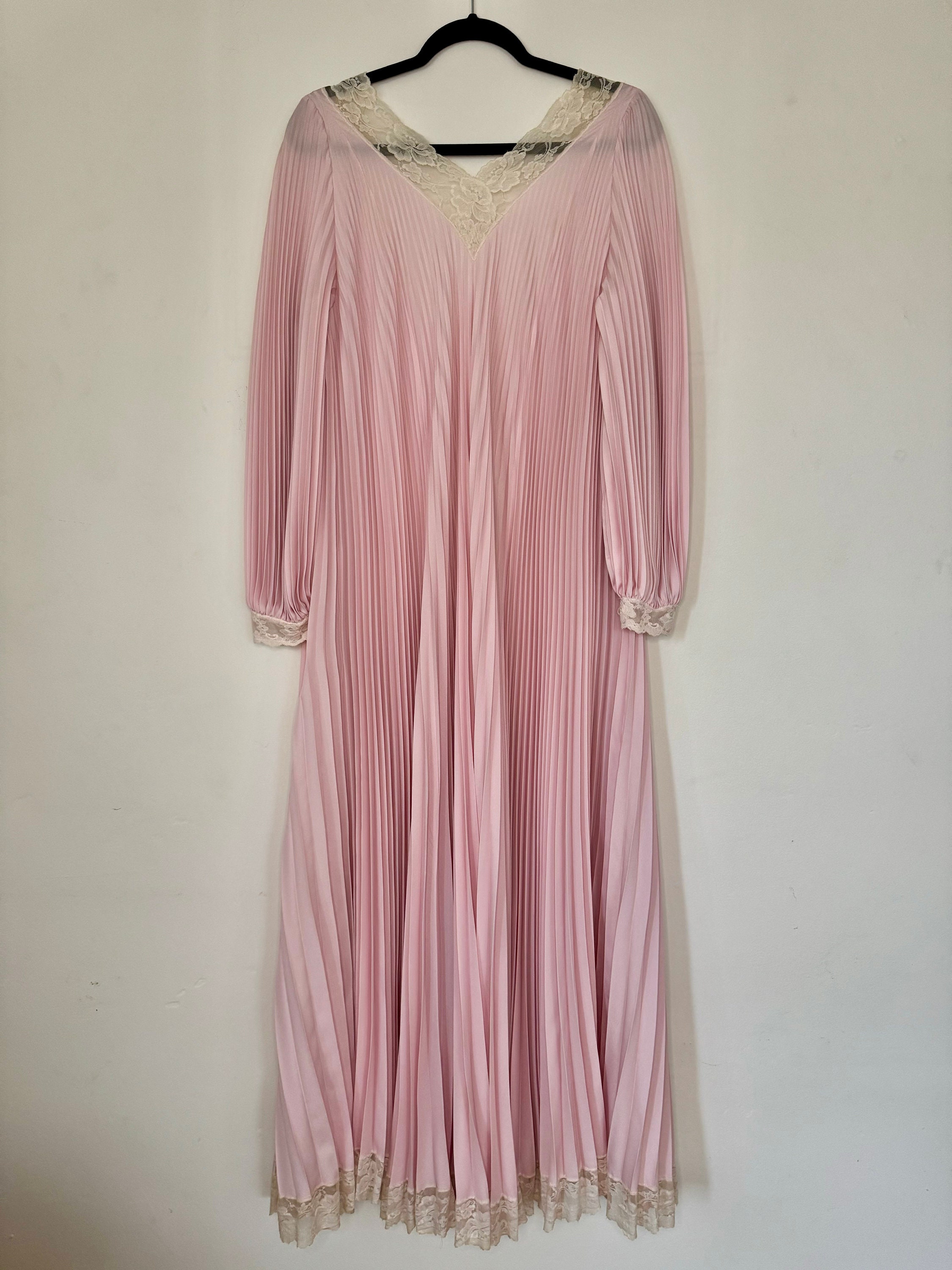 Vintage 60's LUCIE ANN Pink Pleated Robe With Lace Trim - Etsy