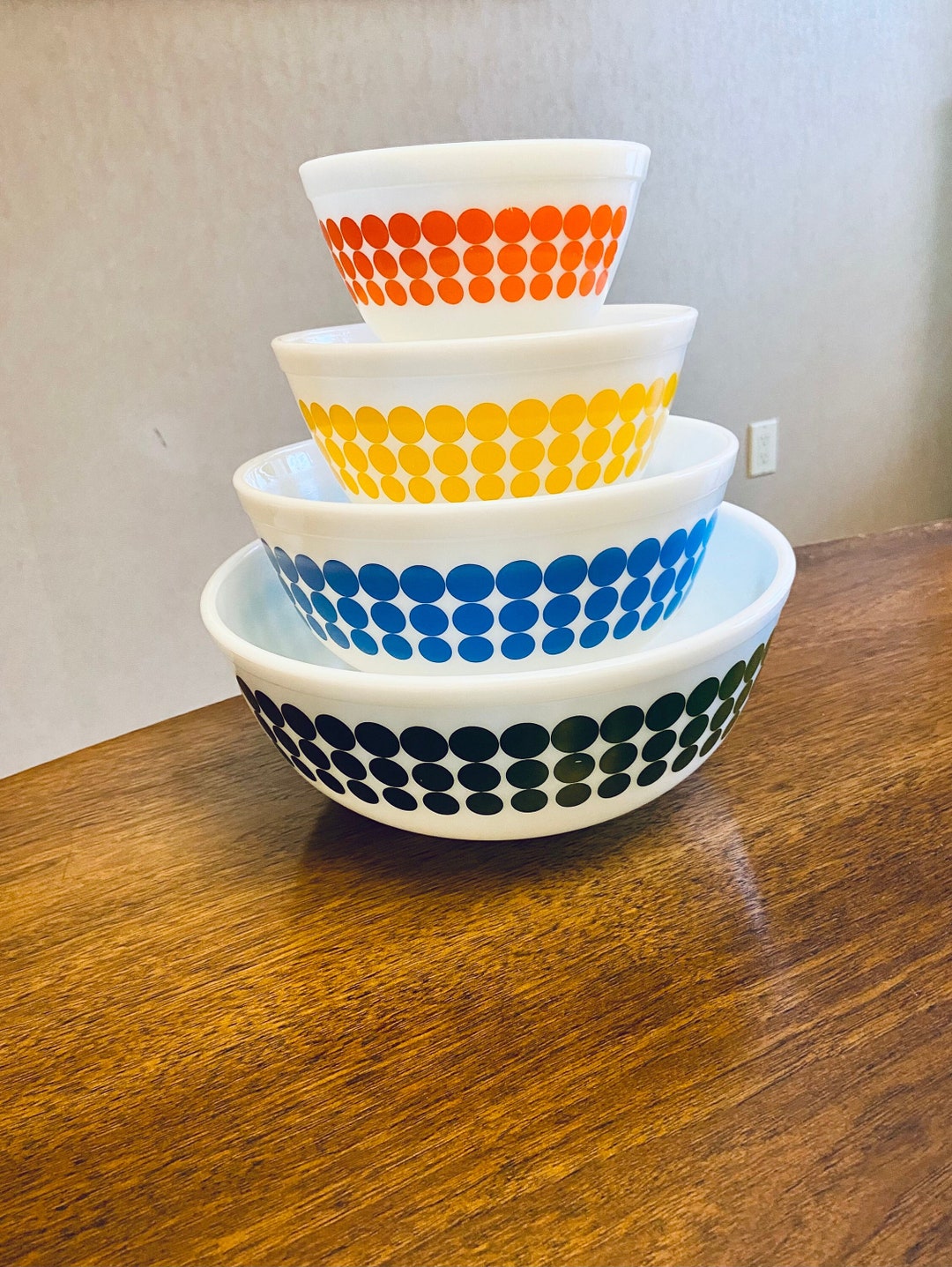 Vintage Pyrex Dots Nesting Mixing Bowls - Full Set in Excellent ...