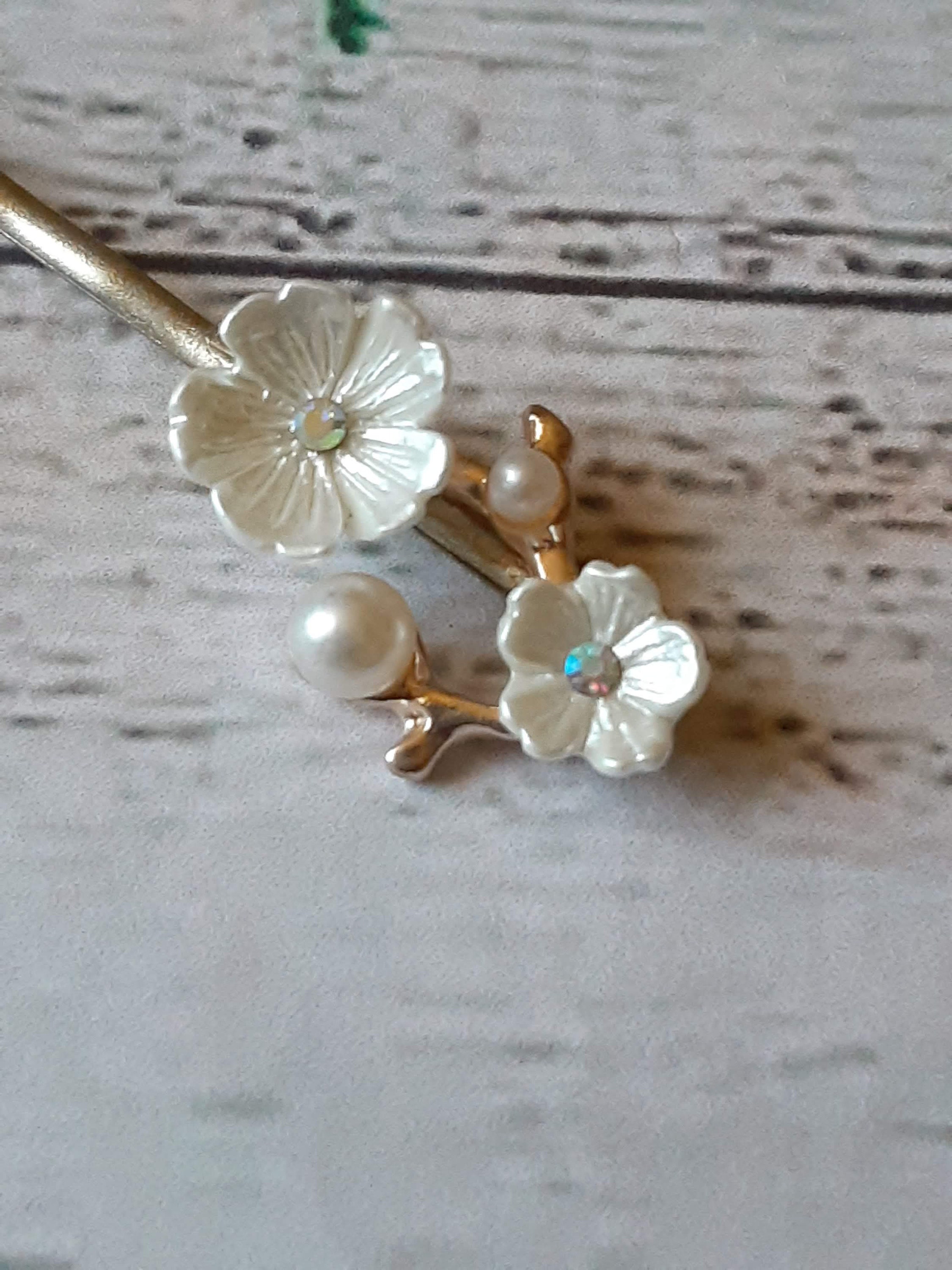 White and Golden Bobby Pins Set of 4 Bridal Bobby Pins White Flowers ...