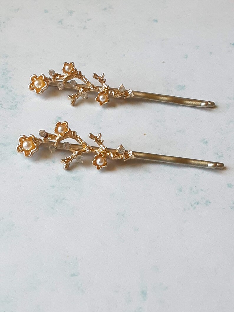 White and Golden Bobby Pins Set of 4 Bridal Bobby Pins White Flowers ...