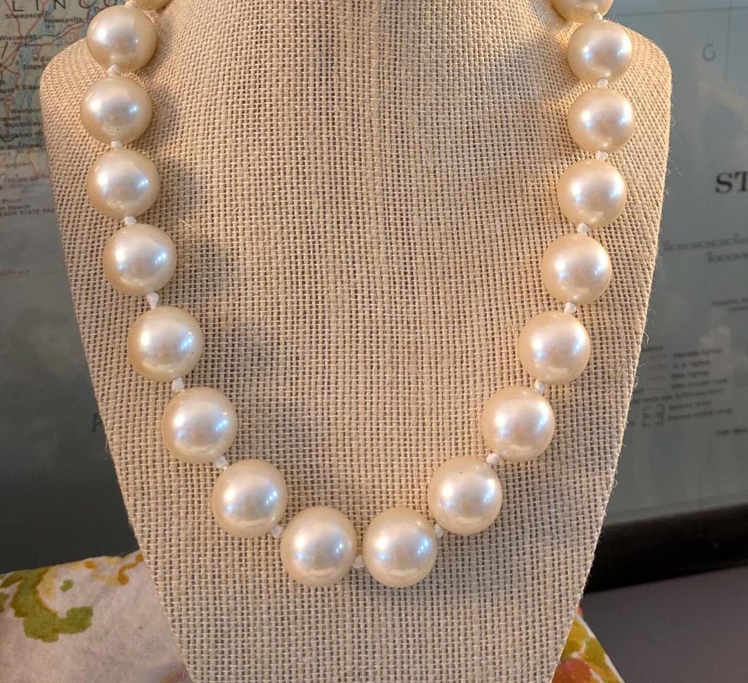 Chunky Lisa Simpson Pearl: Vintage Signed Monet Faux Pearl Knotted ...
