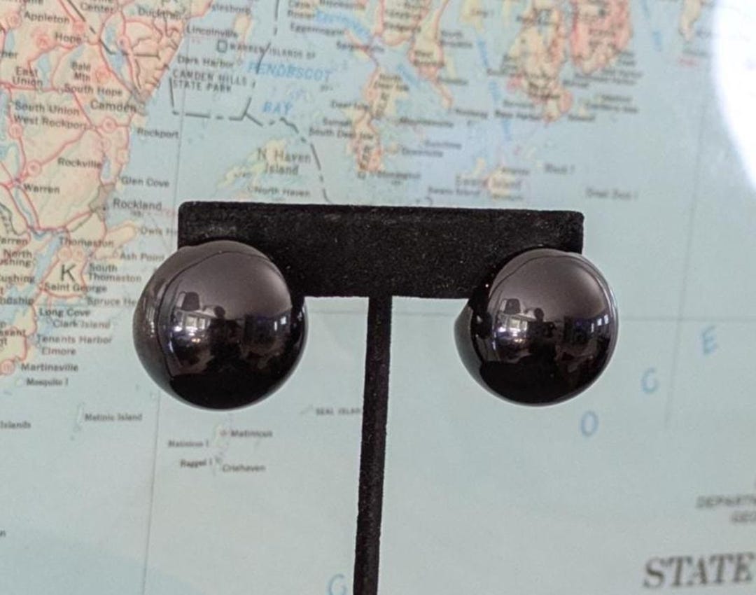 Dark Pac Man: Art Deco Revival Vintage 1980s Iconic Lucite Round Pac ...