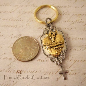 Sacred Heart Keychain / Sacred Heart of Jesus. Religious Keychain ...