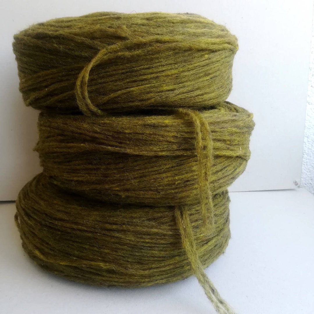Green Yellow Dundaga Unspun Wool Pre Yarn Pencil Rowing 2-ply Untwisted ...
