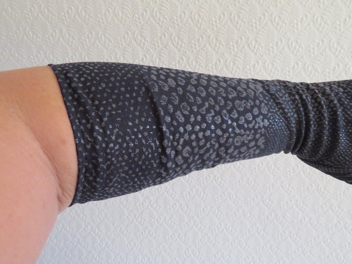 Vintage Black and Grey Snake Skin/reptile Effect Polyester - Etsy