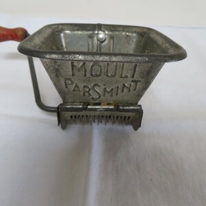 Vintage Aluminium Mouli Parsmint Herb/vegetable Chopper/cutter With Red ...