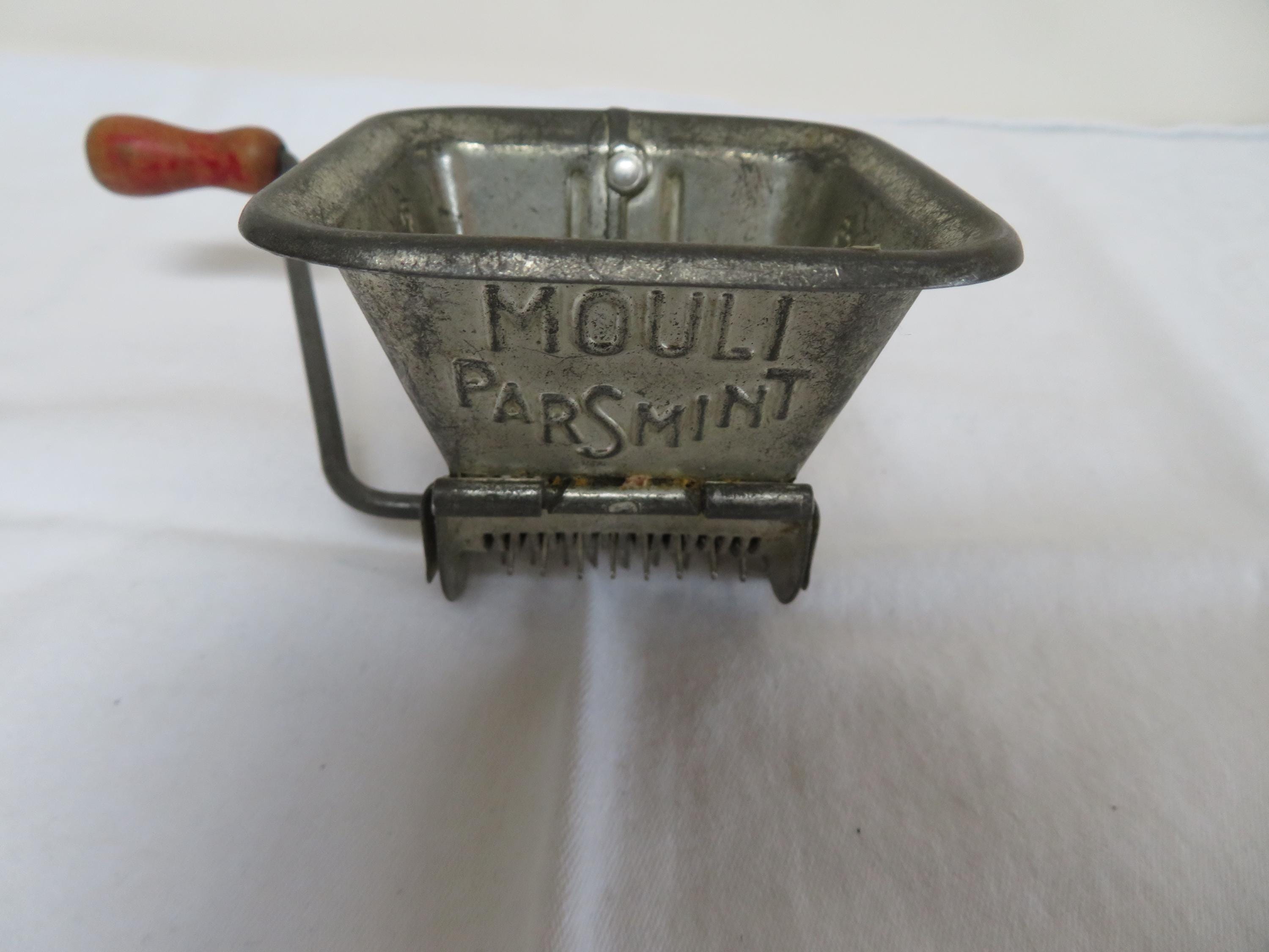 Vintage Aluminium Mouli Parsmint Herb/vegetable Chopper/cutter With Red ...