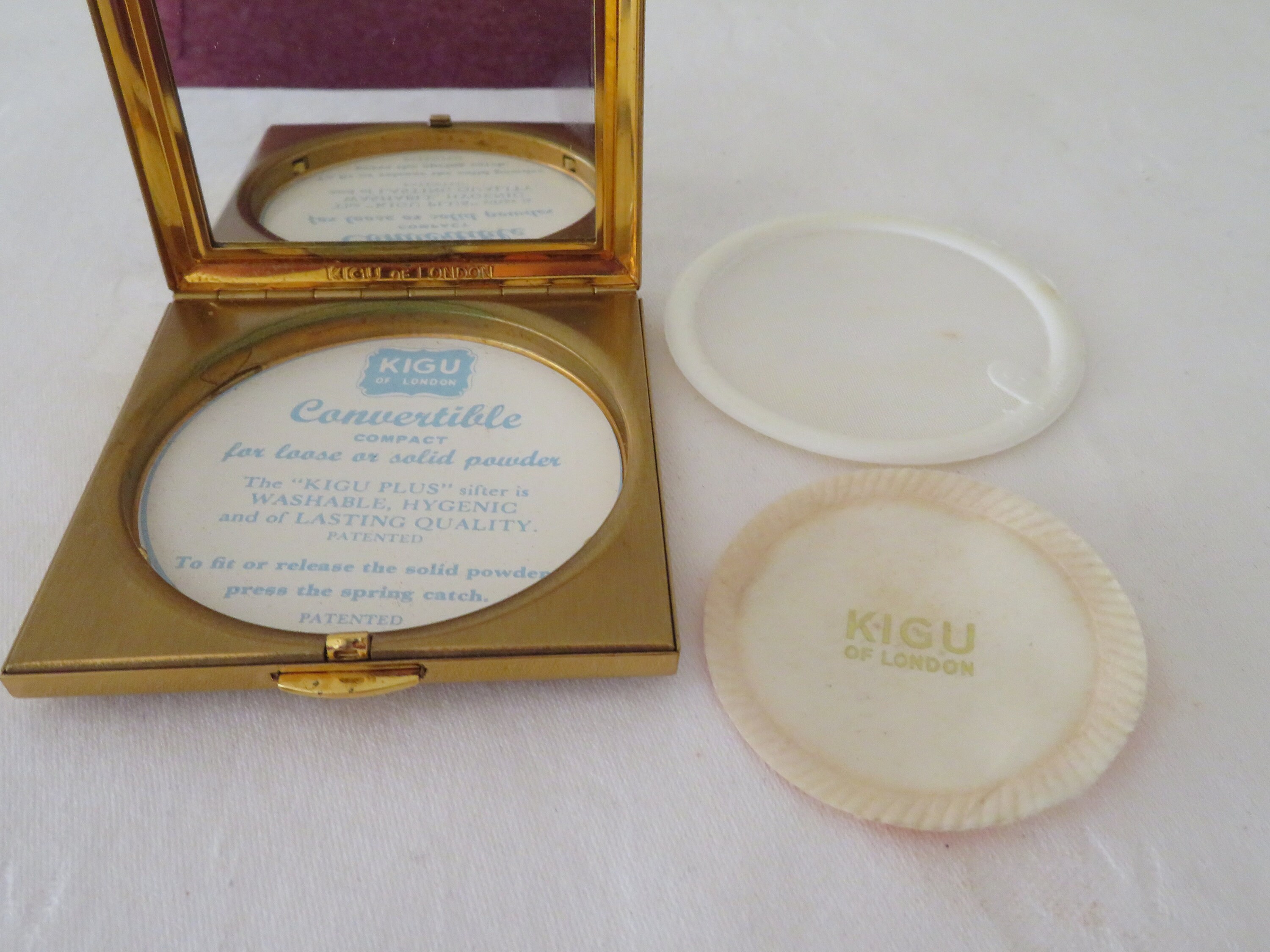 Vintage Gold Tone Square Convertible Powder Compact by Kigu With ...