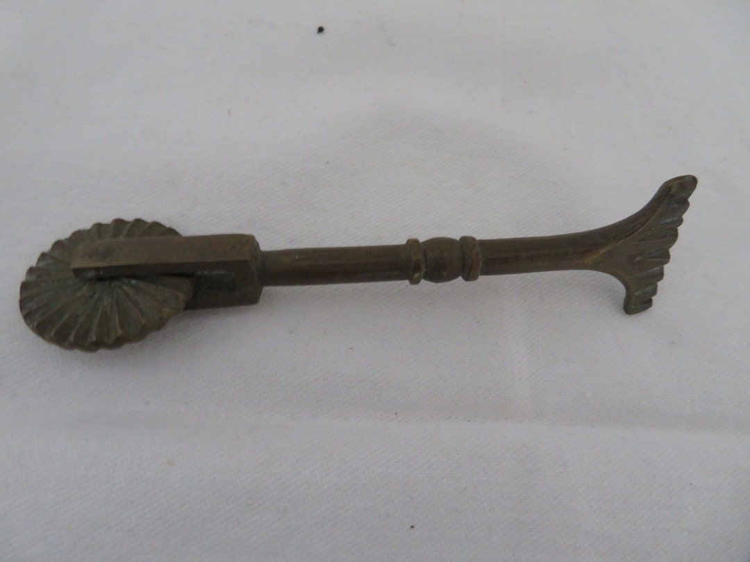Vintage Antique Bronze Colour Pastry Cutter and Pie Crimper - Shabby ...