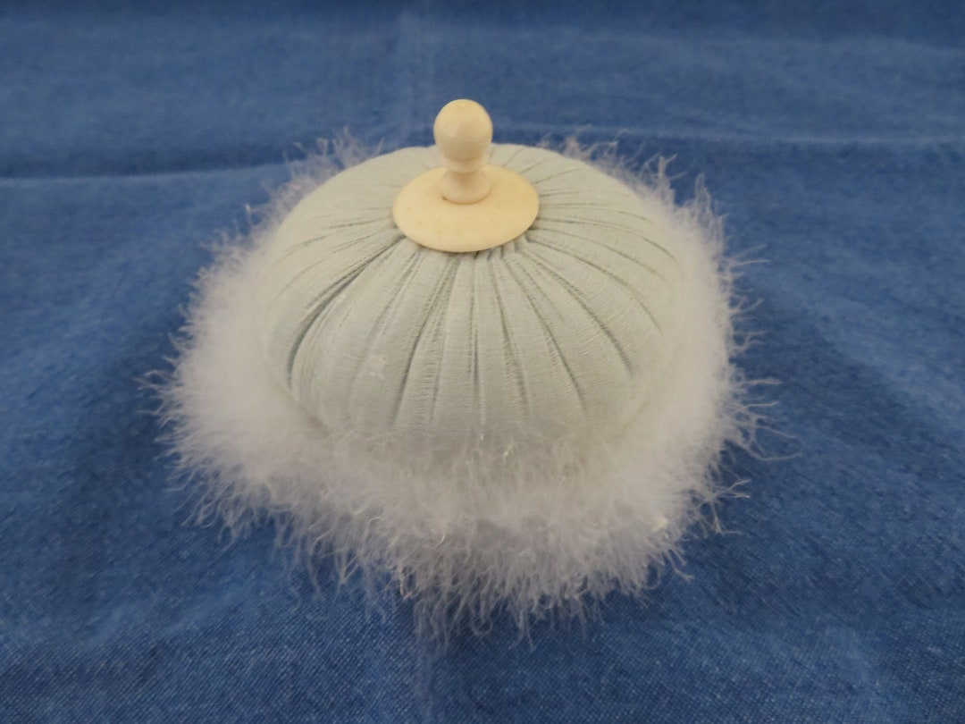 Vintage Art Deco White Swans Down Powder Puff With Pale Blue Silk ...