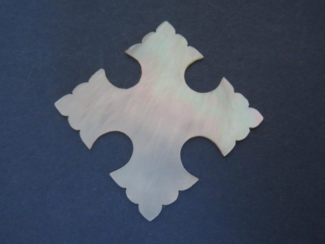 Antique Large Hand Carved Mother of Pearl Square/diamond Silk/thread ...
