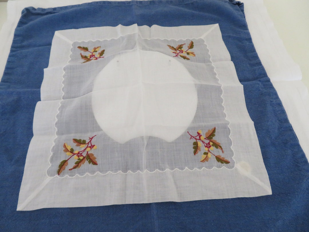 Vintage White Hankie/handkerchief/hanky by Desco Embroidered Oak Leaves ...