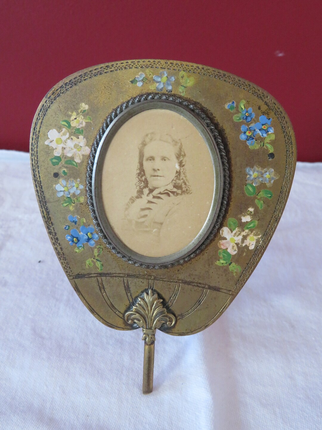 Vintage/antique Face Screen Shaped Photograph/picture Frame With Hand ...