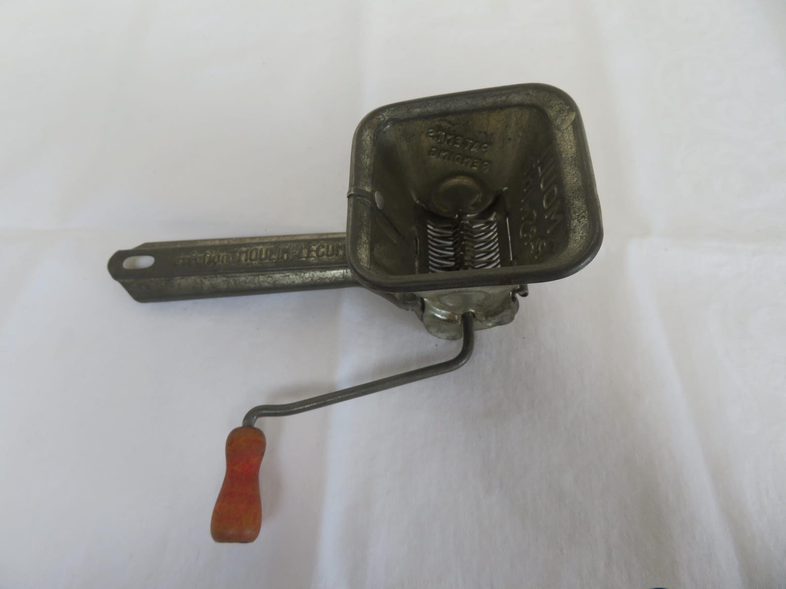 Vintage Aluminium Mouli Parsmint Herb/vegetable Chopper/cutter With Red ...
