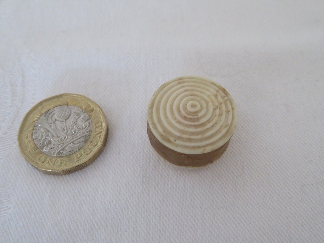 Vintage/antique Hand Carved Bone Thread Waxer 1800's - Etsy