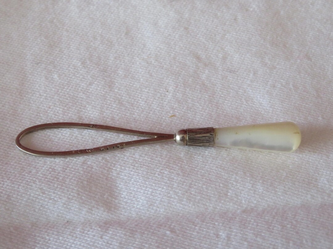 Vintage/antique Silver Loop Ribbon Threader/bodkin/puller With Mother ...