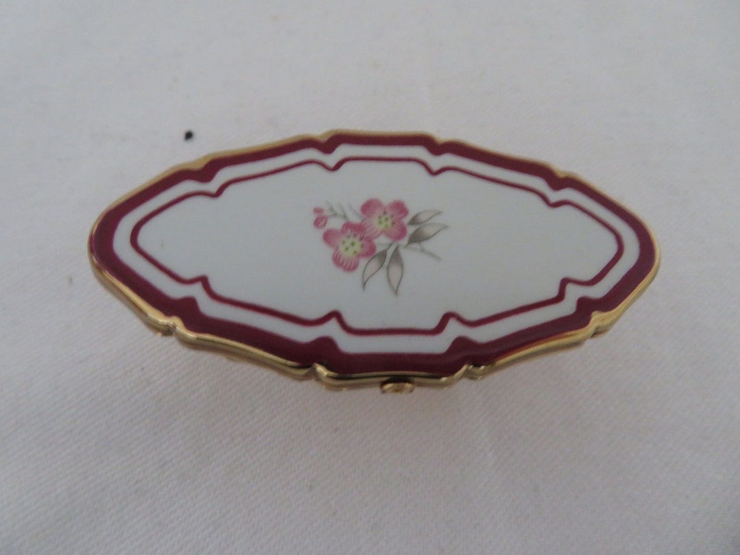 Vintage Stratton Lip View Mirror and Lipstick Holder 1970's White Background With Shades of Pink ...