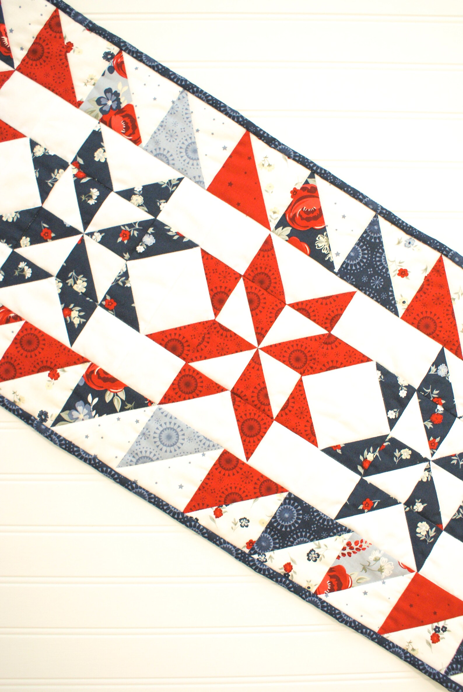 Patriotic Table Runner Pattern Stars Fourth of July PDF - Etsy